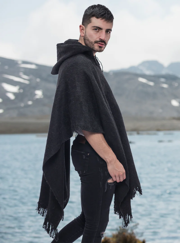 Ropa de Alpaca | Ponchos y Suéteres para Hombre y Mujer | Gamboa Fashion